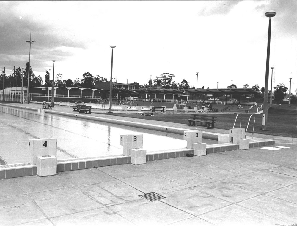 Blacktown War Memorial Swimming Pool, Boyd Street, Blacktown ...